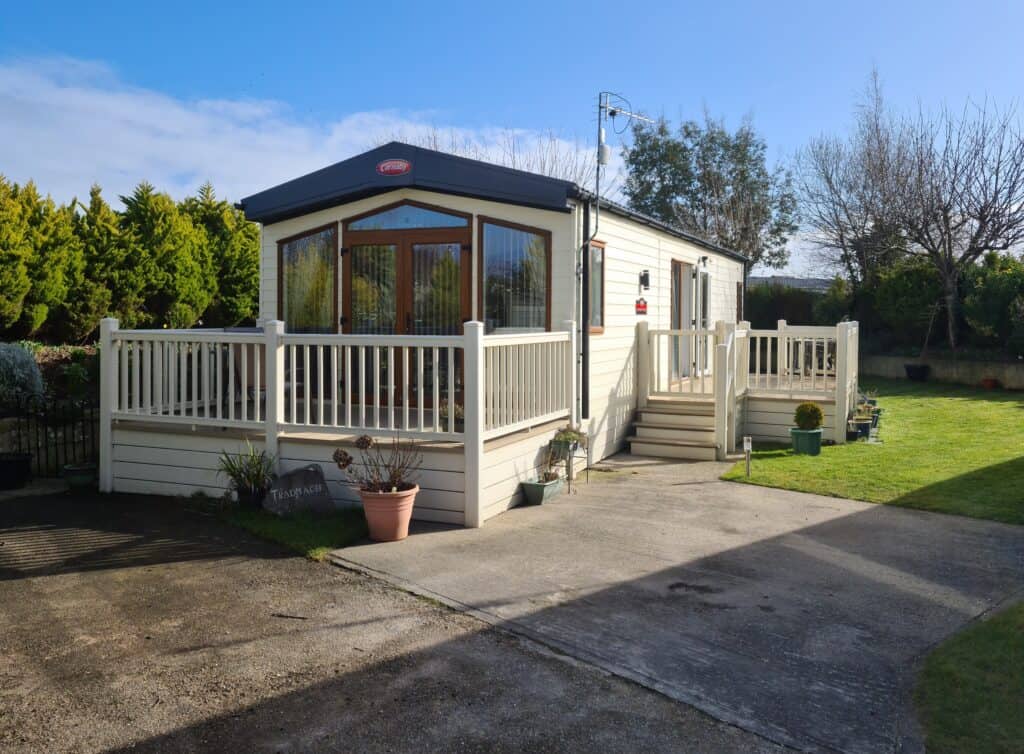 Beautiful static caravan for hire at 5* award winning park. - RMC